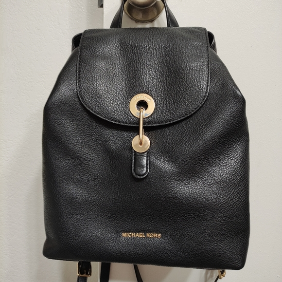 Michael Kors | Bags | Michael Kors Raven Medium Pebbled Leather ...